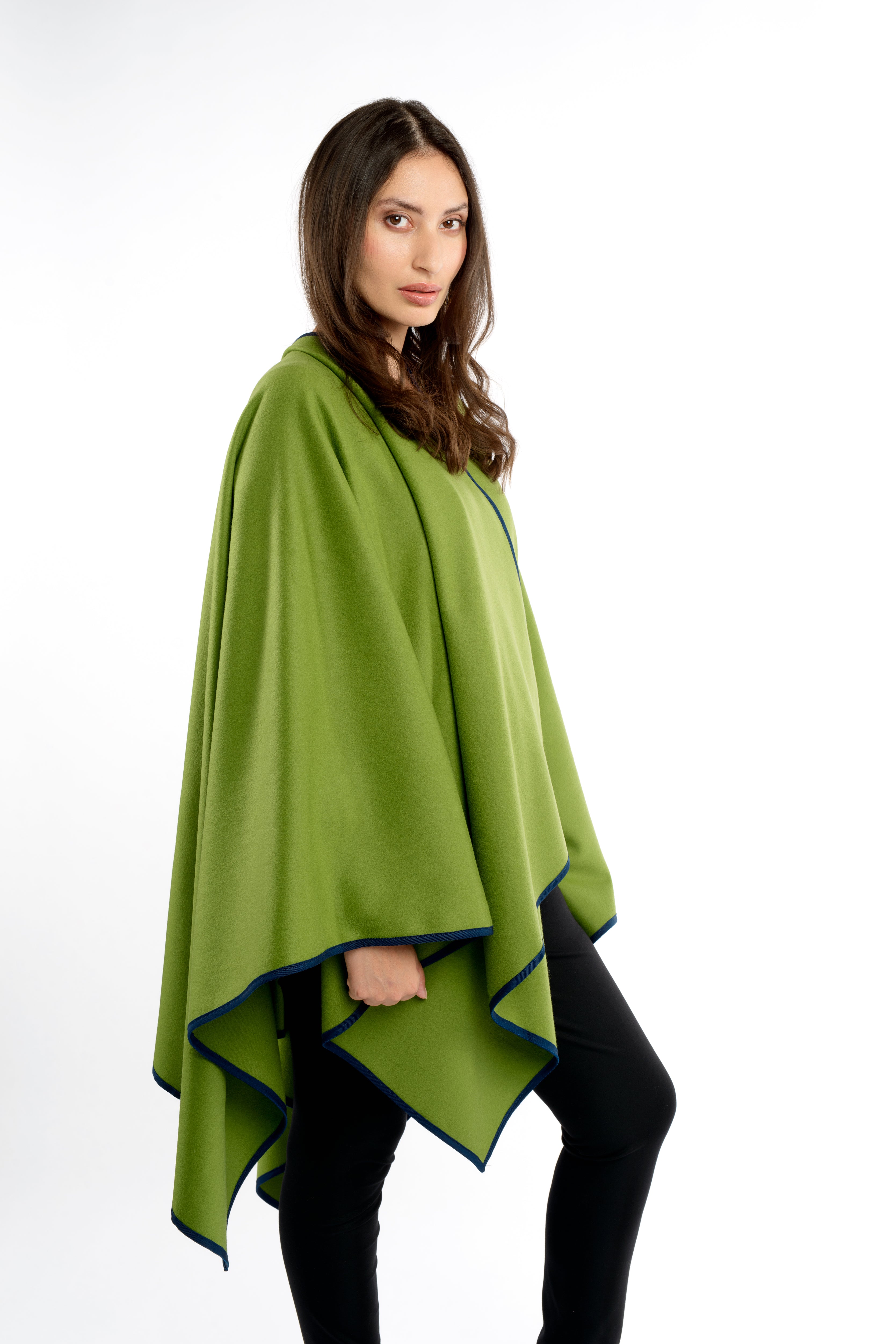 Women's Cape in Green – The Checkroom